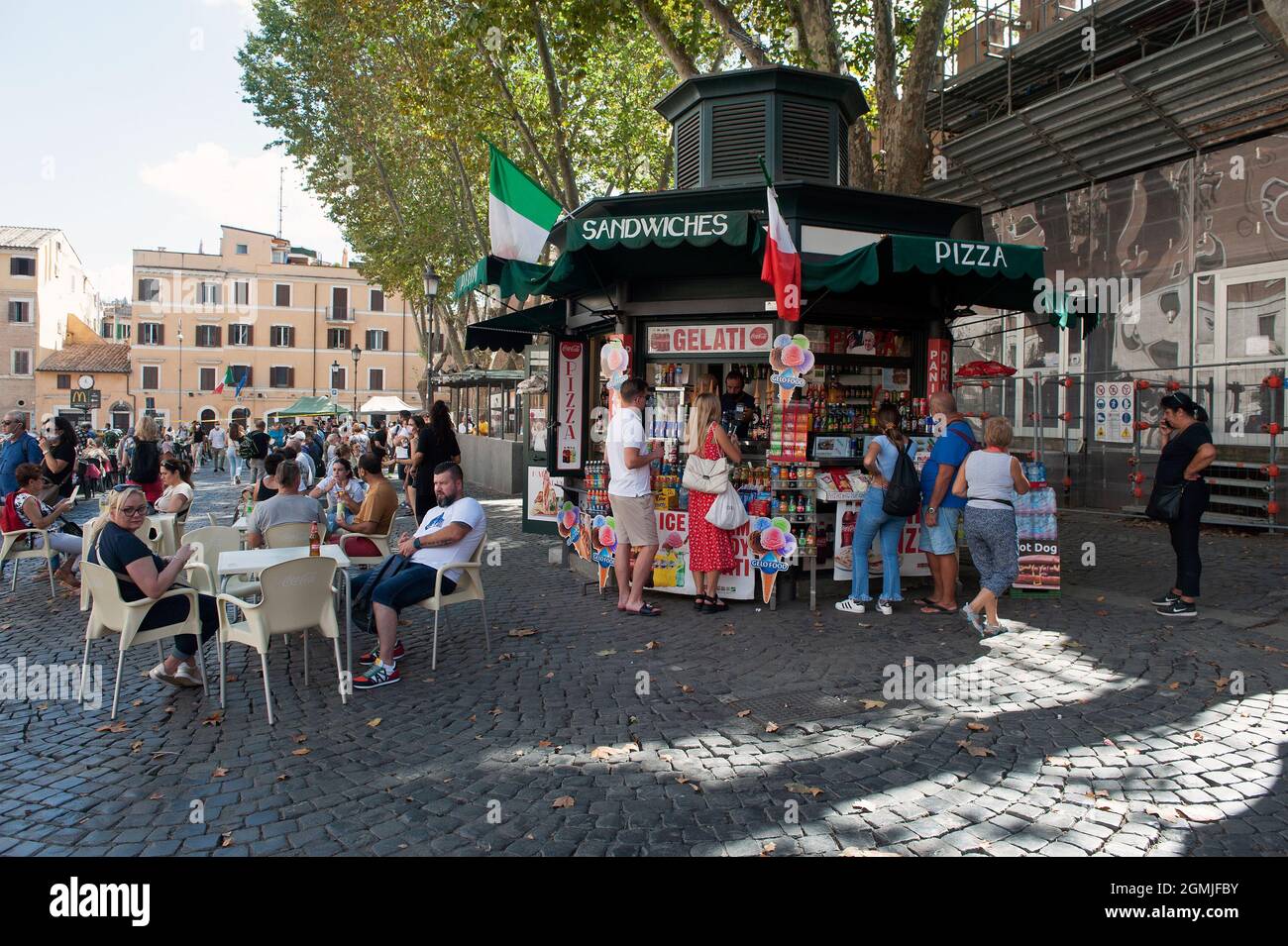 A kiosk rome italy hi-res stock photography and images - Alamy