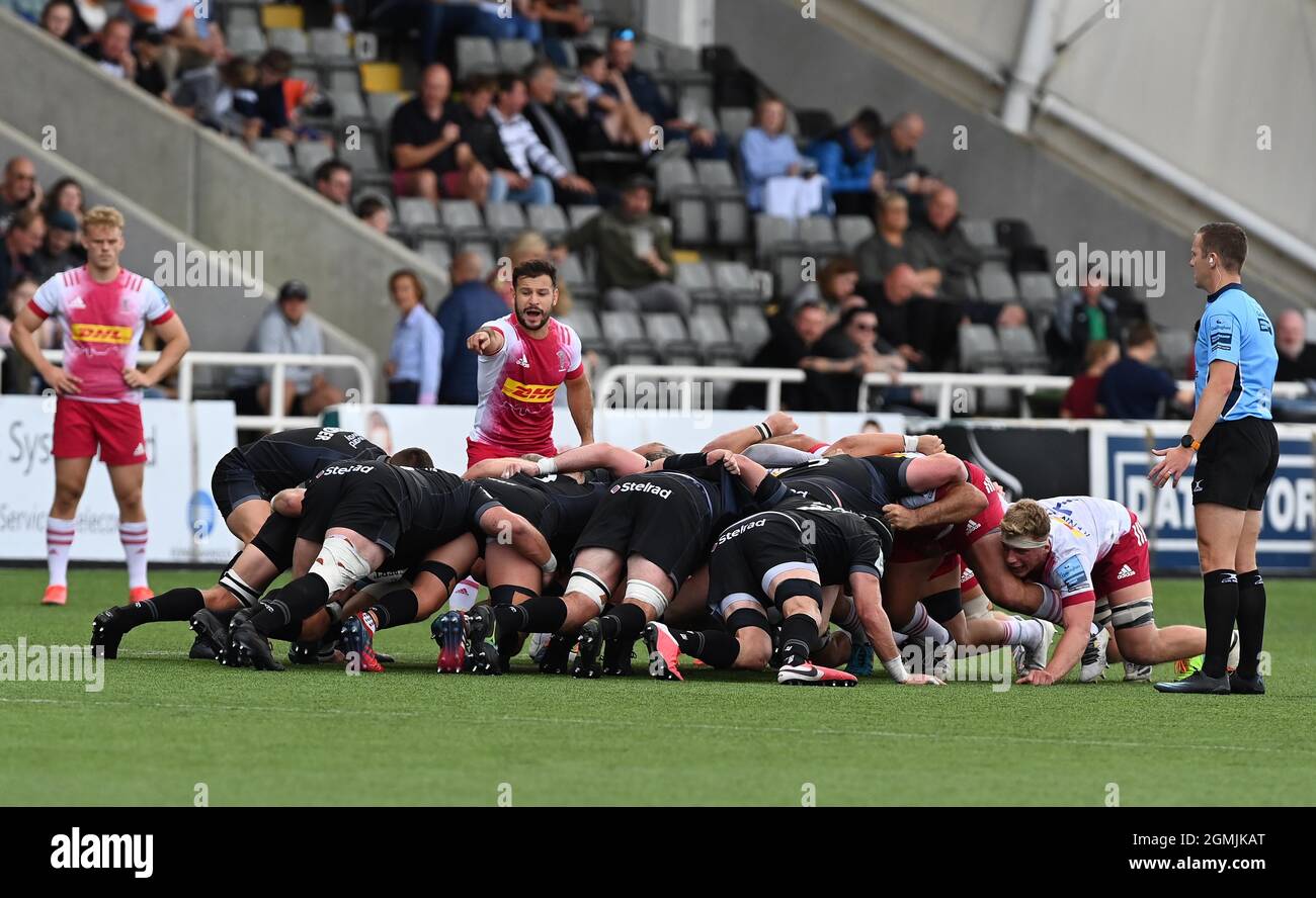 Scrum in park hi-res stock photography and images - Alamy
