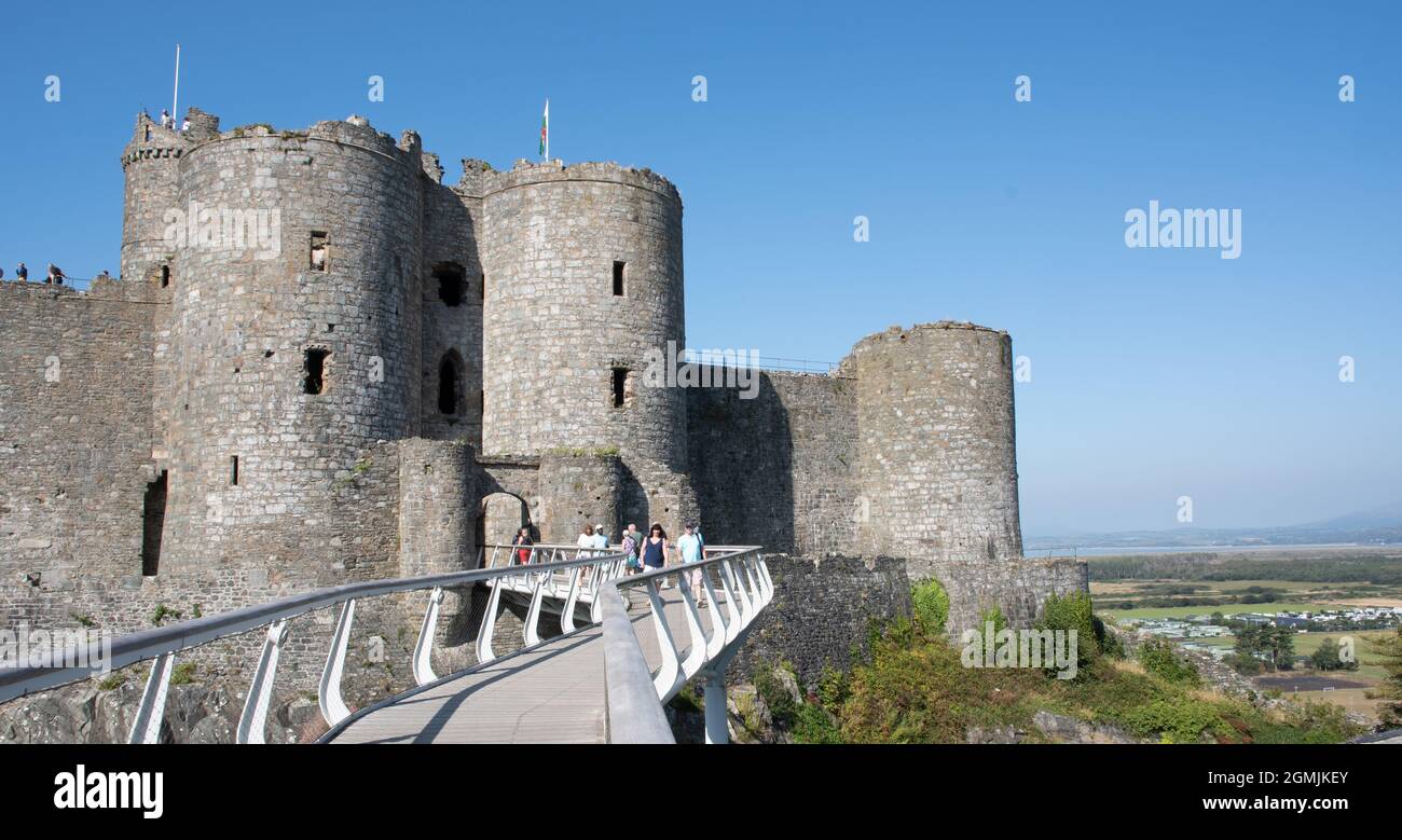 Modern castle hi-res stock photography and images - Alamy