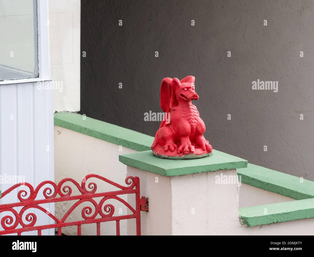 Welsh dragon hi-res stock photography and images - Alamy