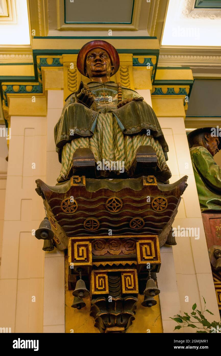 Statue in the Two Magots restaurant in Paris Stock Photo - Alamy