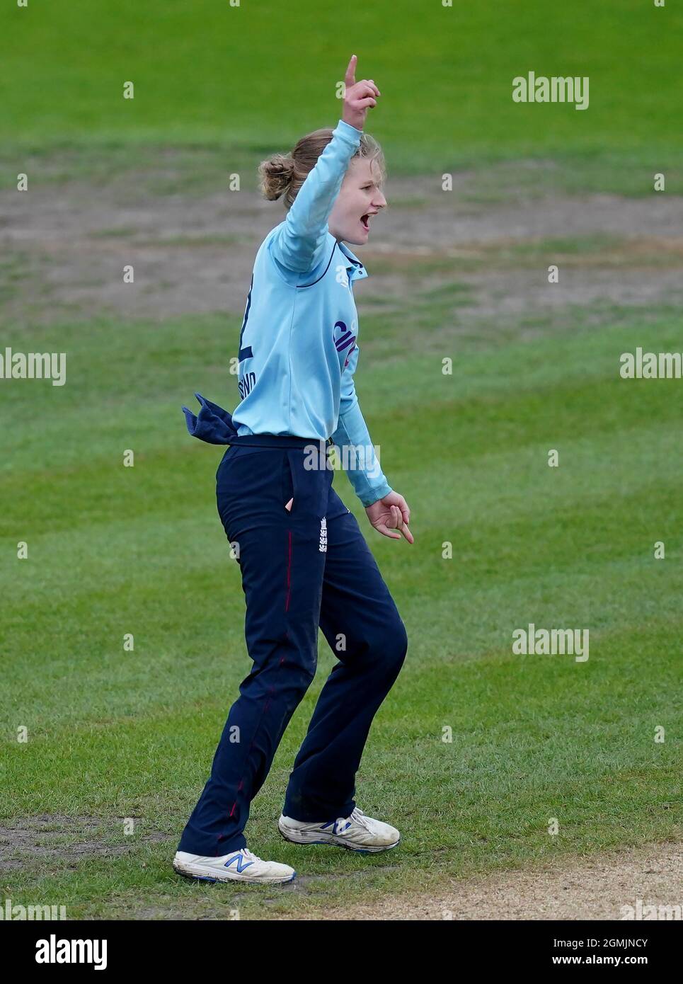 Charlie dean worcester cricket hi-res stock photography and images - Alamy