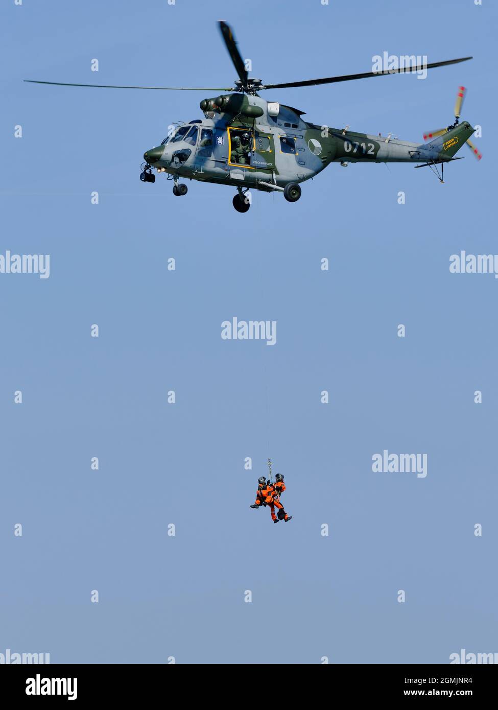 Helicopter in action hi-res stock photography and images - Alamy