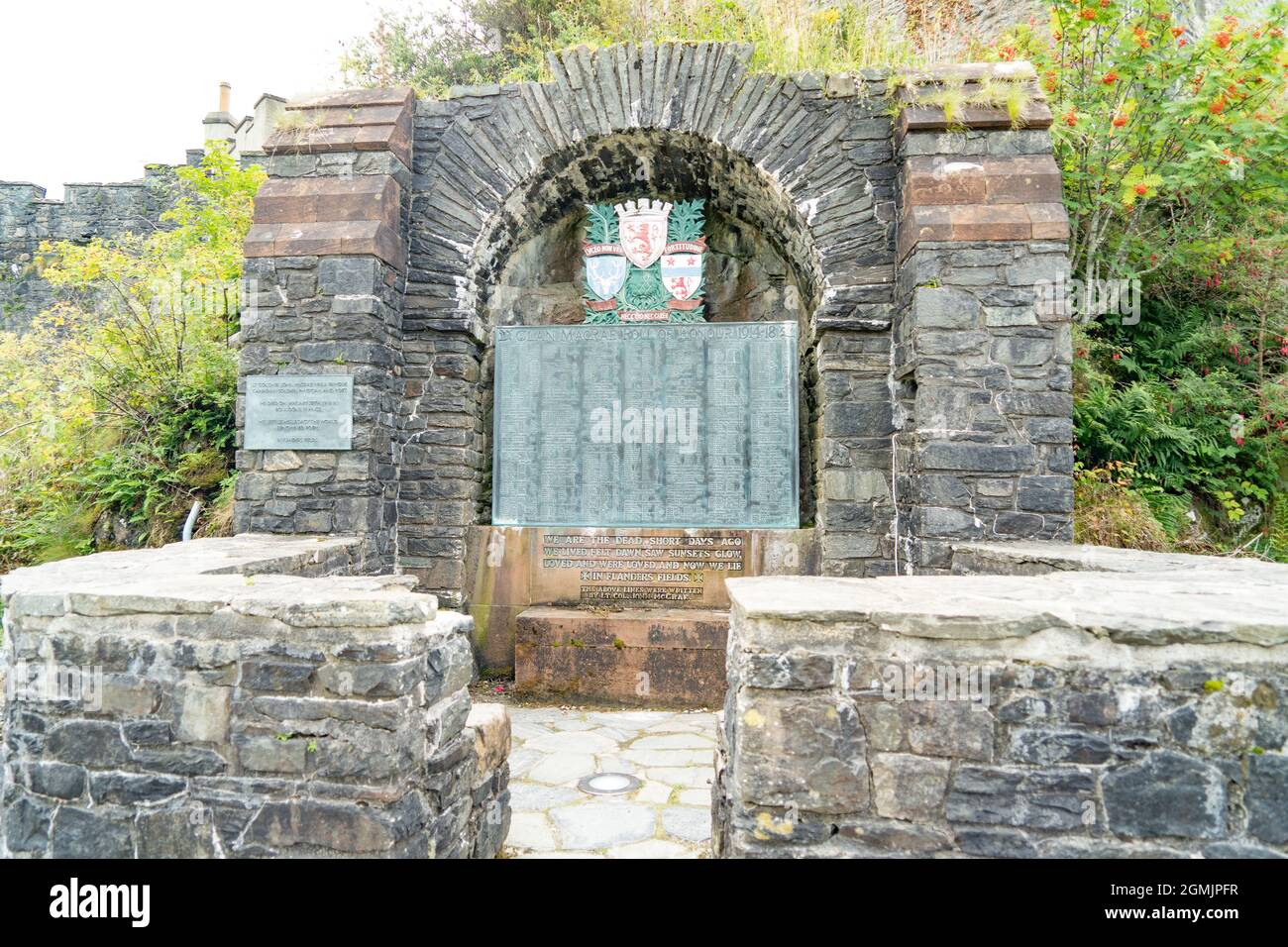 Macrae family hi-res stock photography and images - Alamy