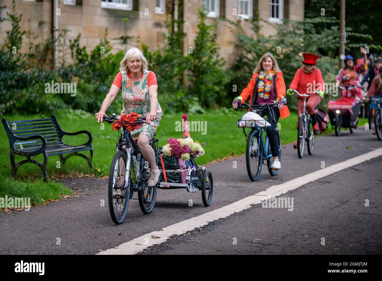 Edinburgh, Scotland. Sunday 19 September 2021. Participants at the ...
