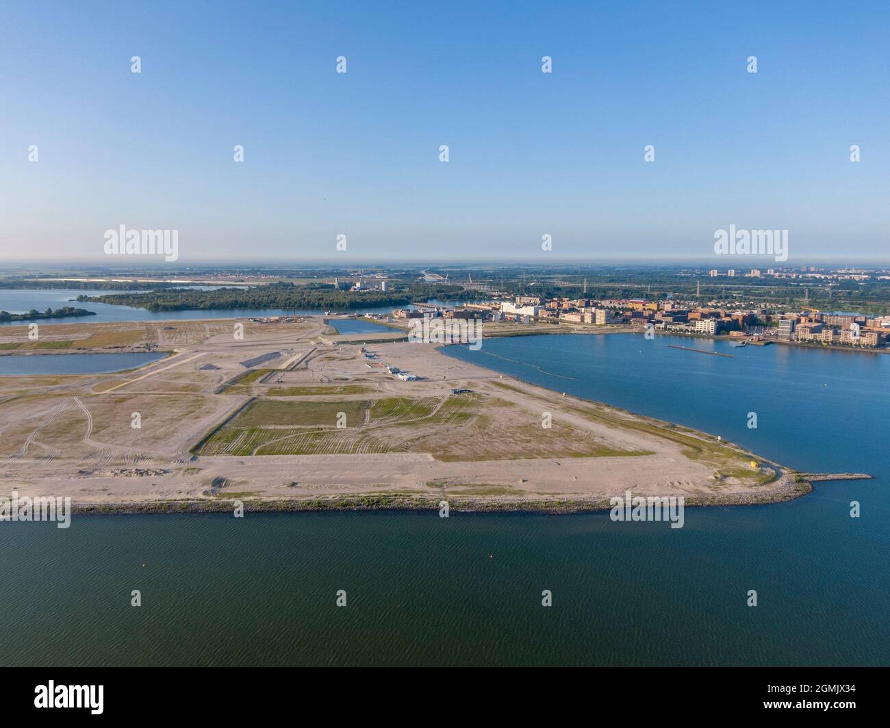 Man made island hi-res stock photography and images - Alamy