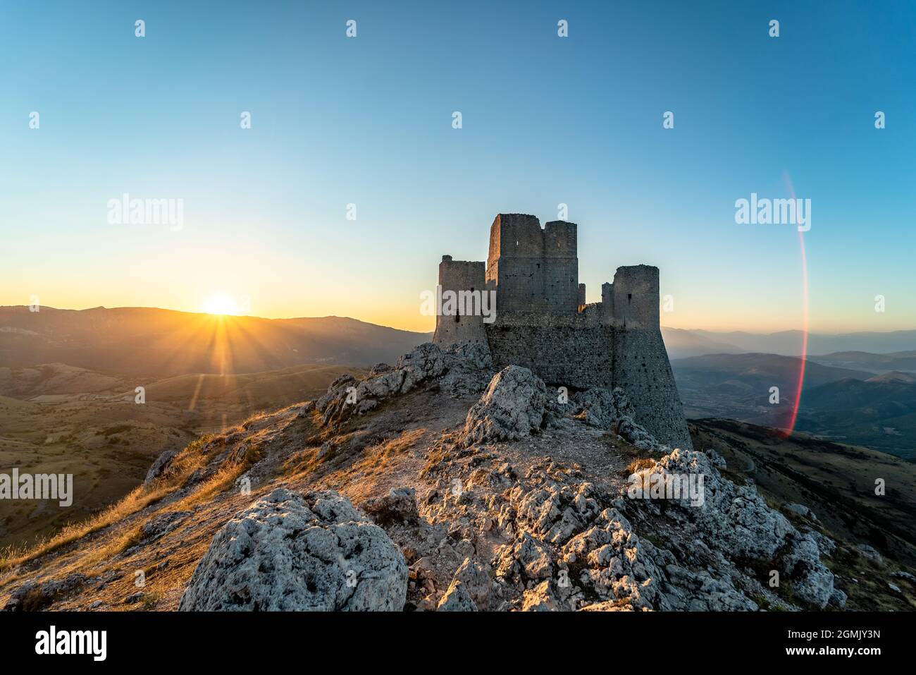 The wonderful Rocca Calascio castle at sunset in Abruzzo, Italy Stock ...
