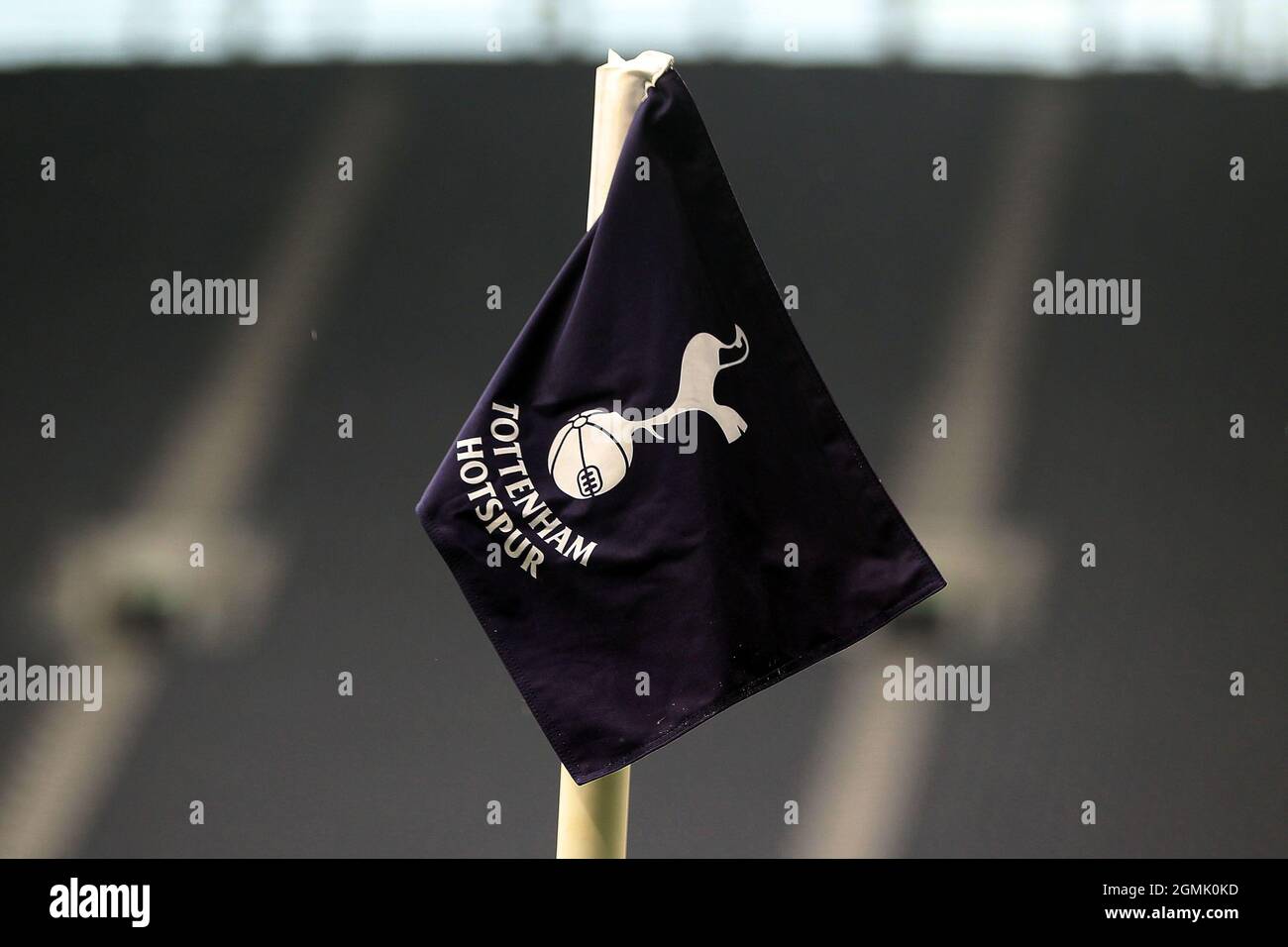 Chelsea corner flag hi-res stock photography and images - Alamy