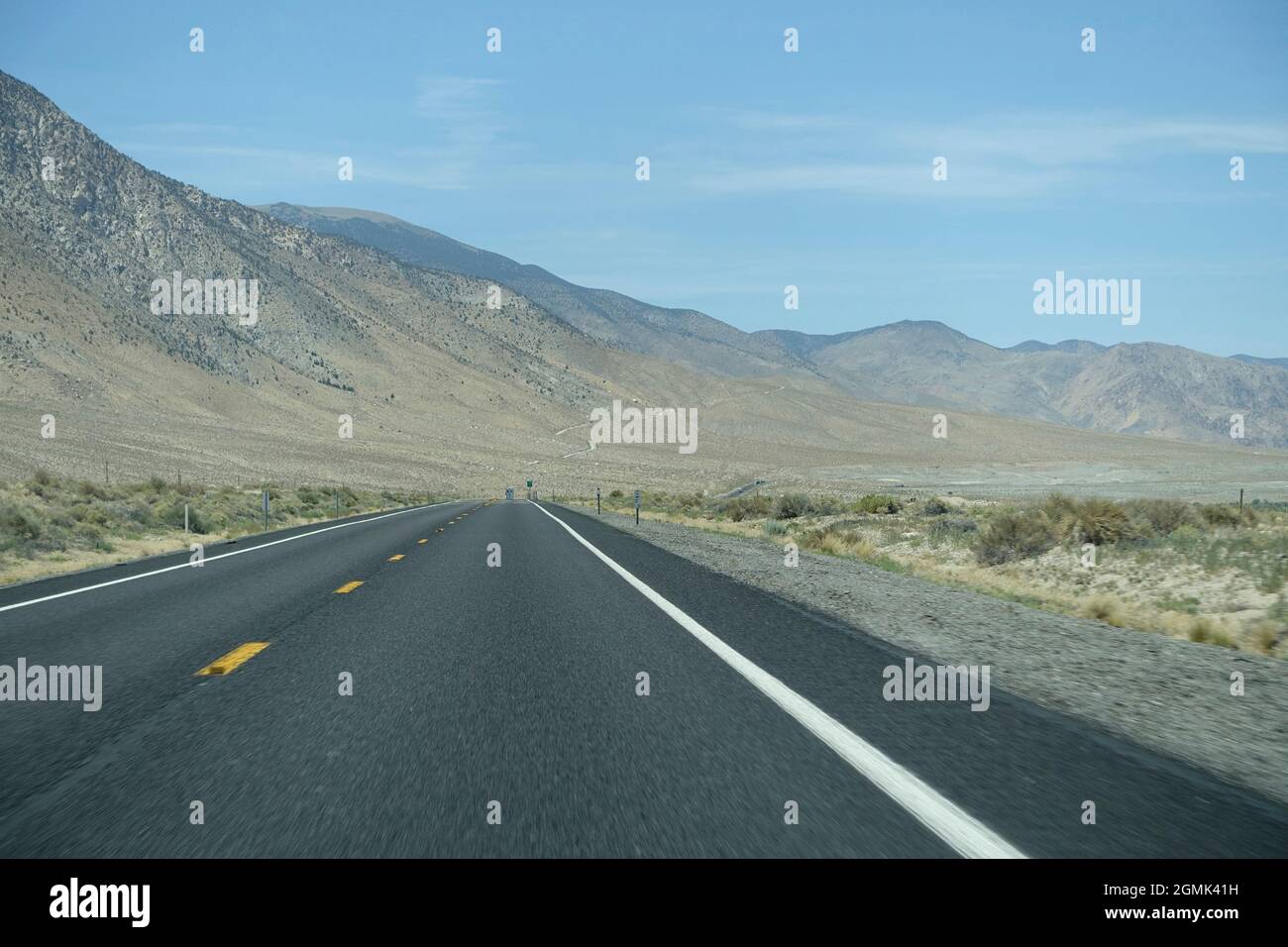 The road along side the Columbia river in Oregon offers spectacular ...