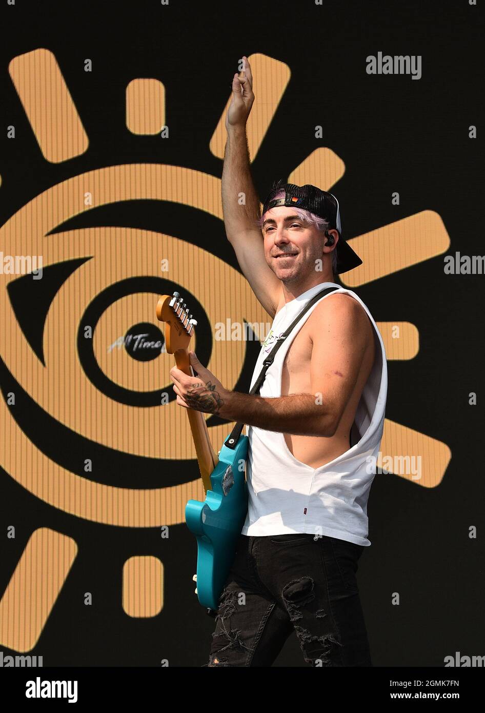 Alex gaskarth hi-res stock photography and images - Alamy