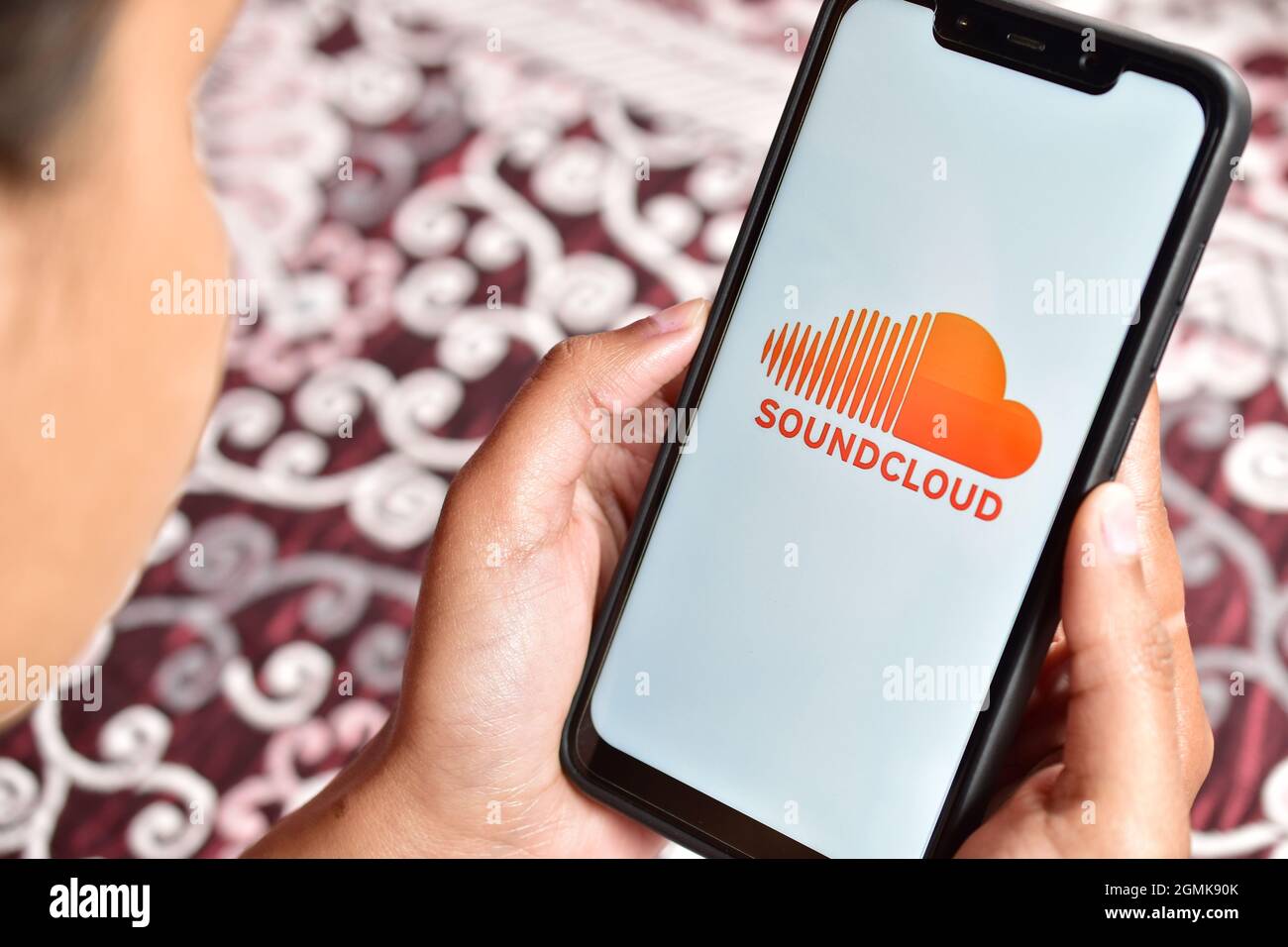 Mobile platform application hi-res stock photography and images - Alamy