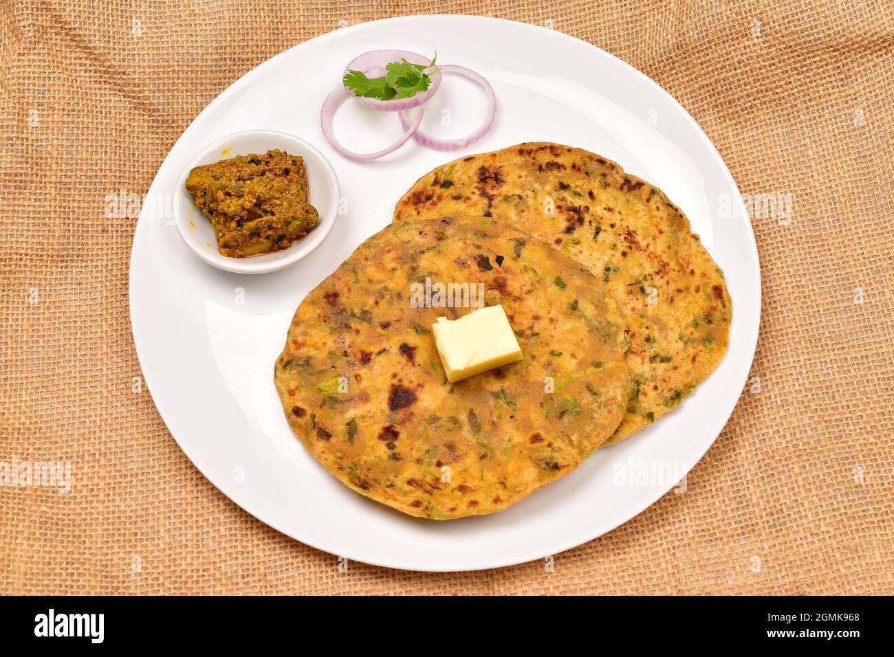 Thepla in Plate, Gujrati food thepla with picke Stock Photo - Alamy