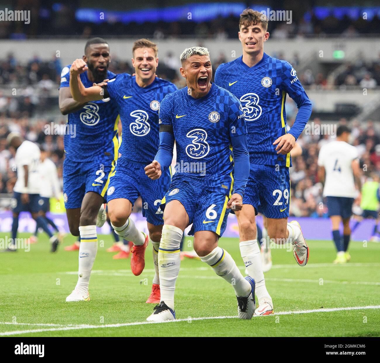 Tottenham hotspur celebrates goal hi-res stock photography and images ...