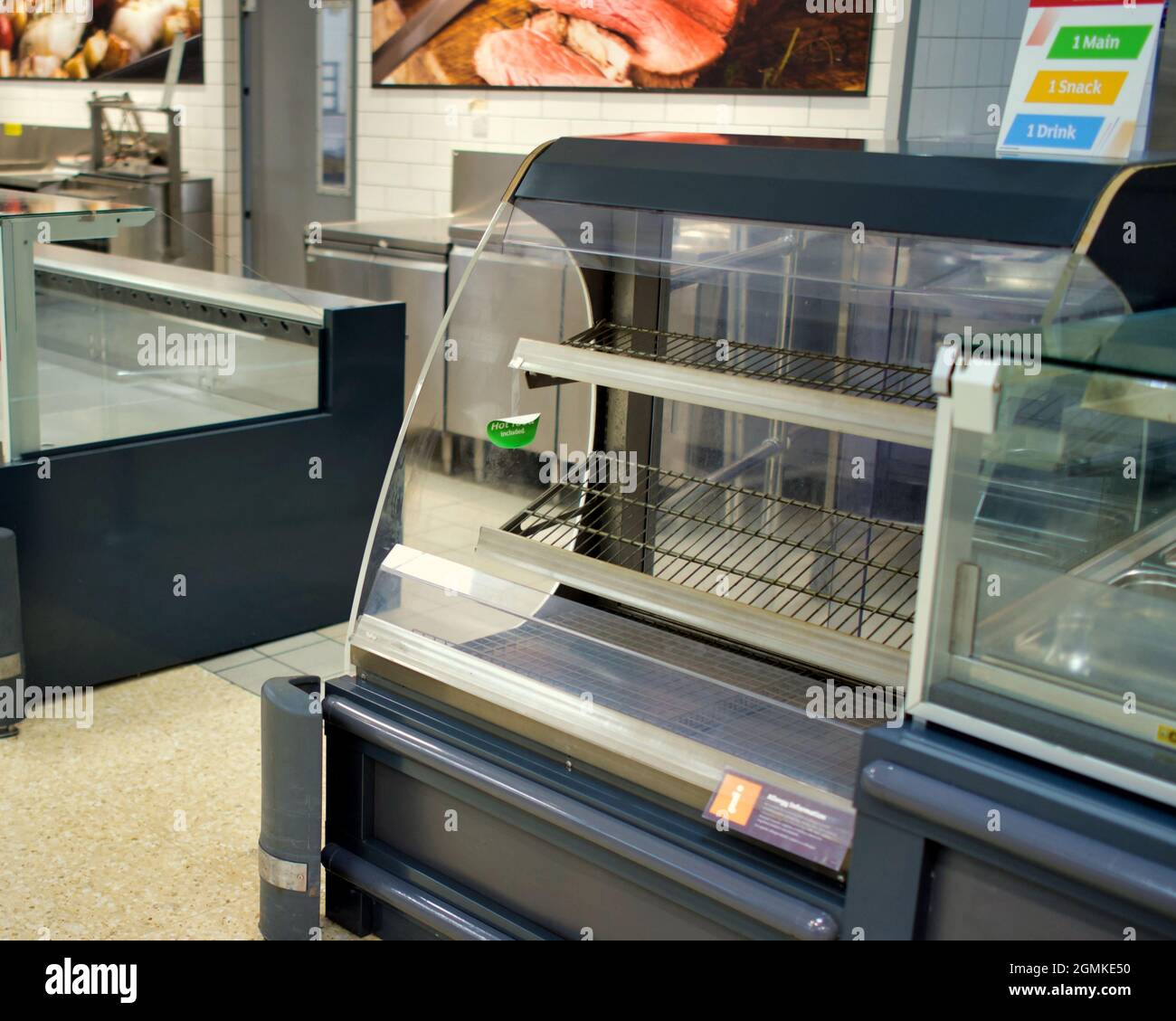 Empty produce shelves hi-res stock photography and images - Alamy