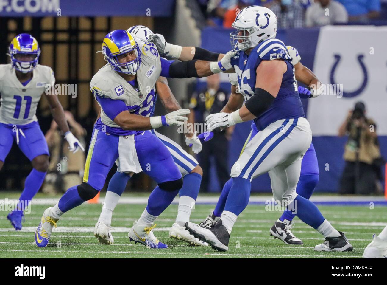 Defensive end aaron donald 99 hi-res stock photography and images - Alamy