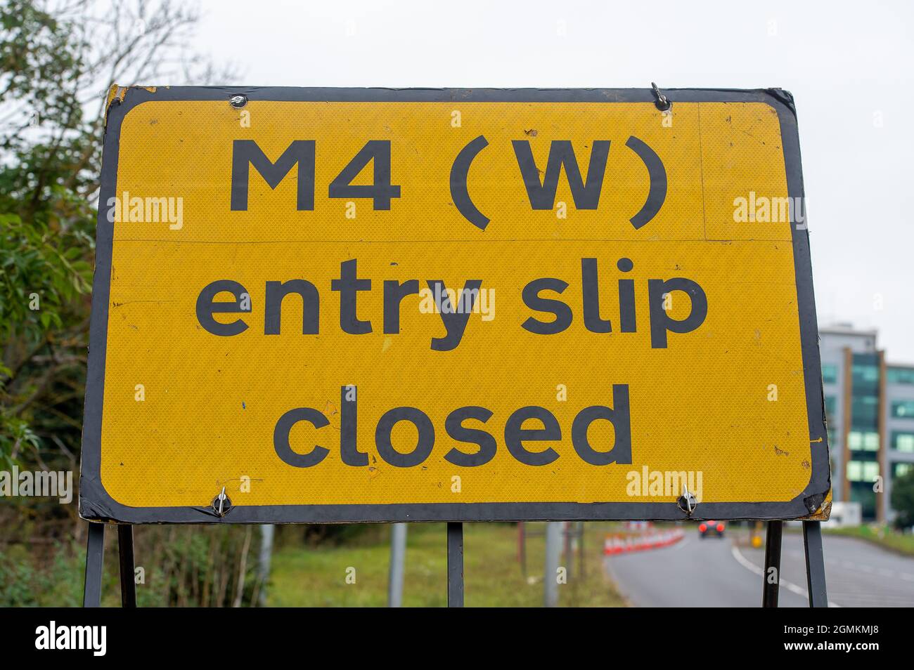 Slough, UK. 19th September, 2021. The M4 is closed again this weekend ...