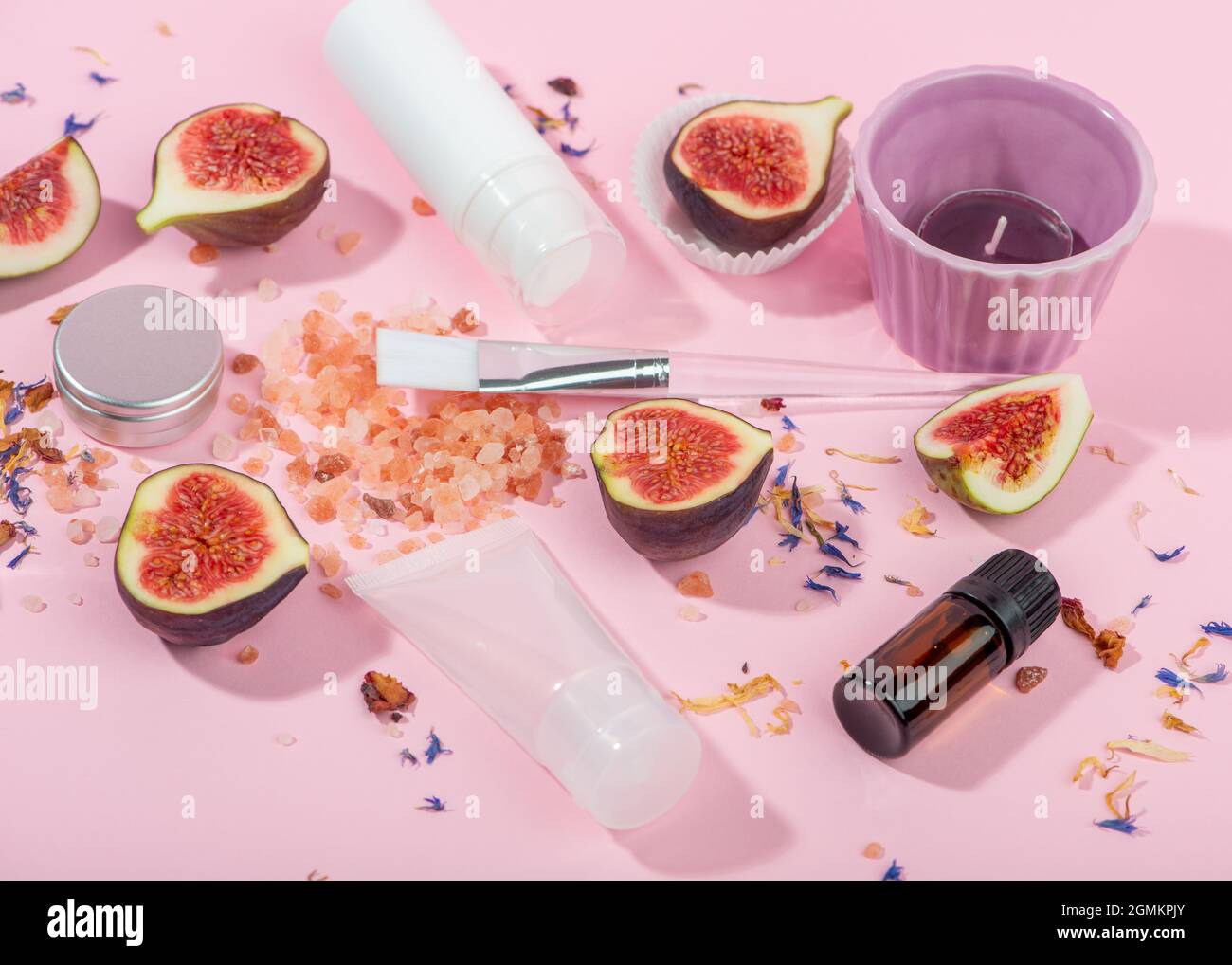 Fig spa fruit hi-res stock photography and images - Alamy