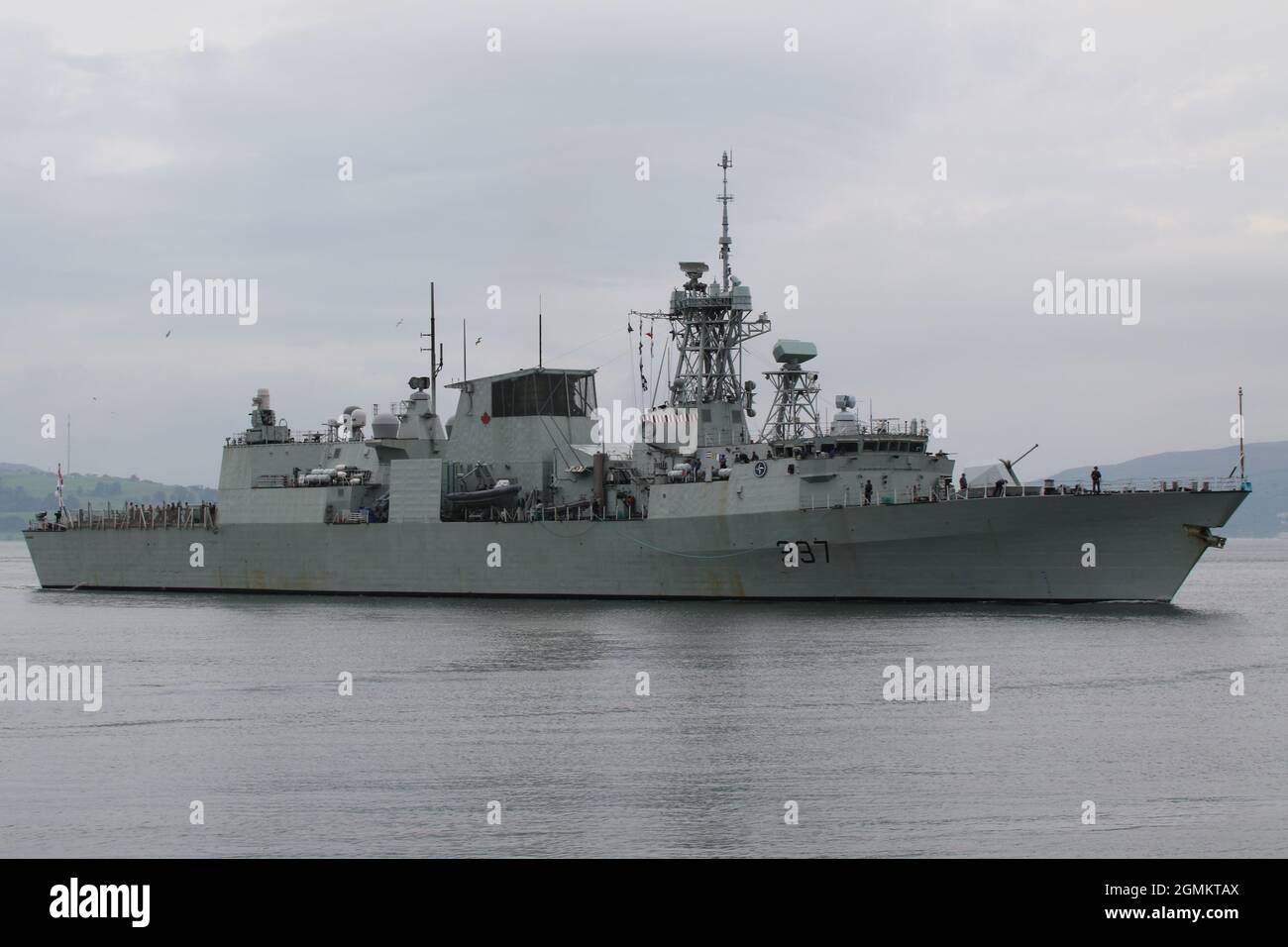 HMCS Fredericton (FFH-337), a Halifax-class (or City-class) frigate of ...