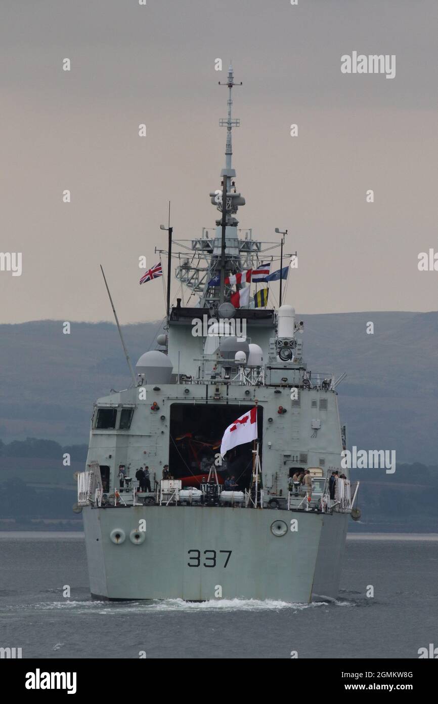 HMCS Fredericton (FFH-337), a Halifax-class (or City-class) frigate of ...