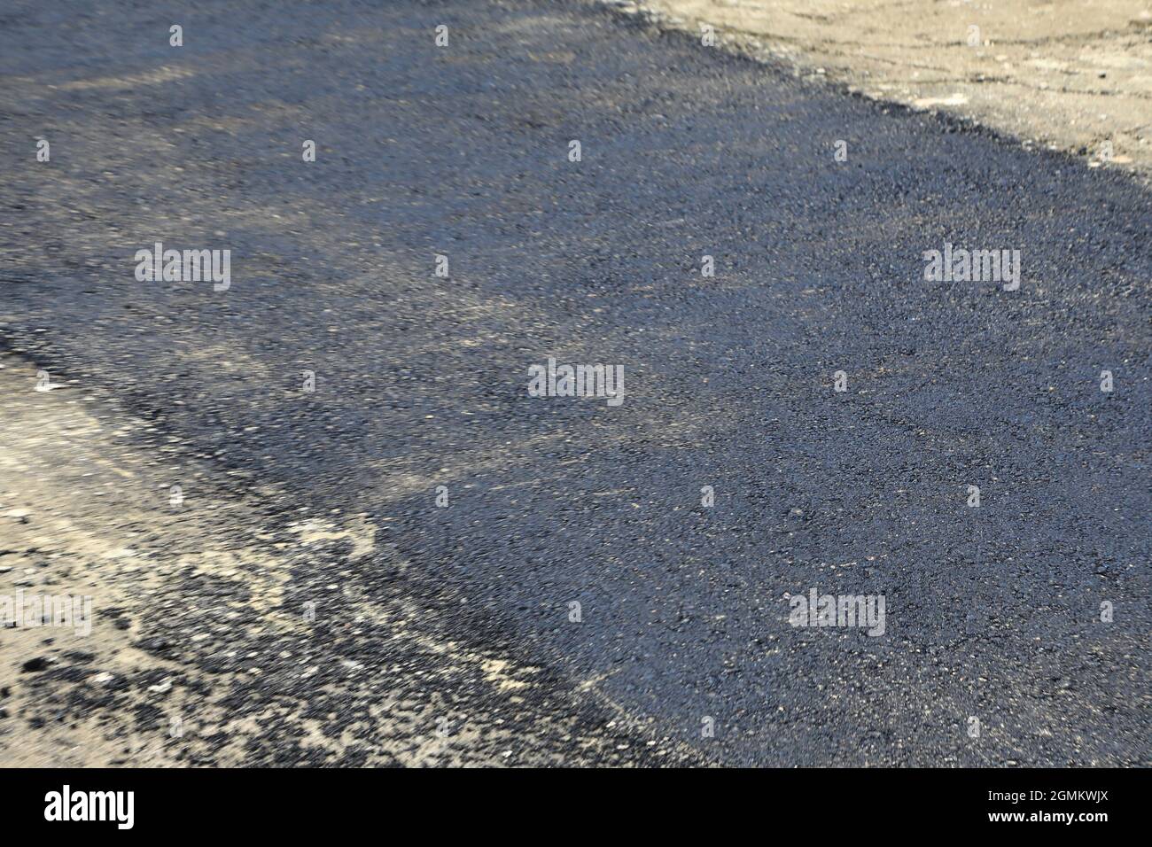 Asphalt roadway hi-res stock photography and images - Alamy