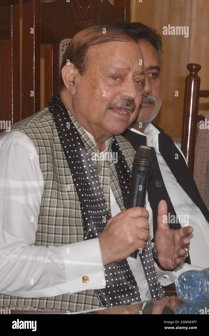 Barrister sultan mehmood hi-res stock photography and images - Alamy