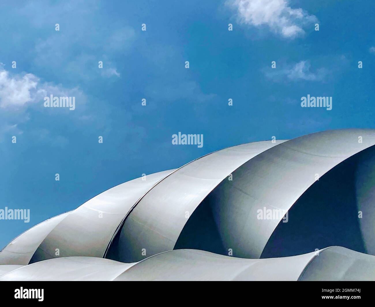 SAN DIEGO, CA 9-19-2021: Views of the modern roof at the Rady Shell ...