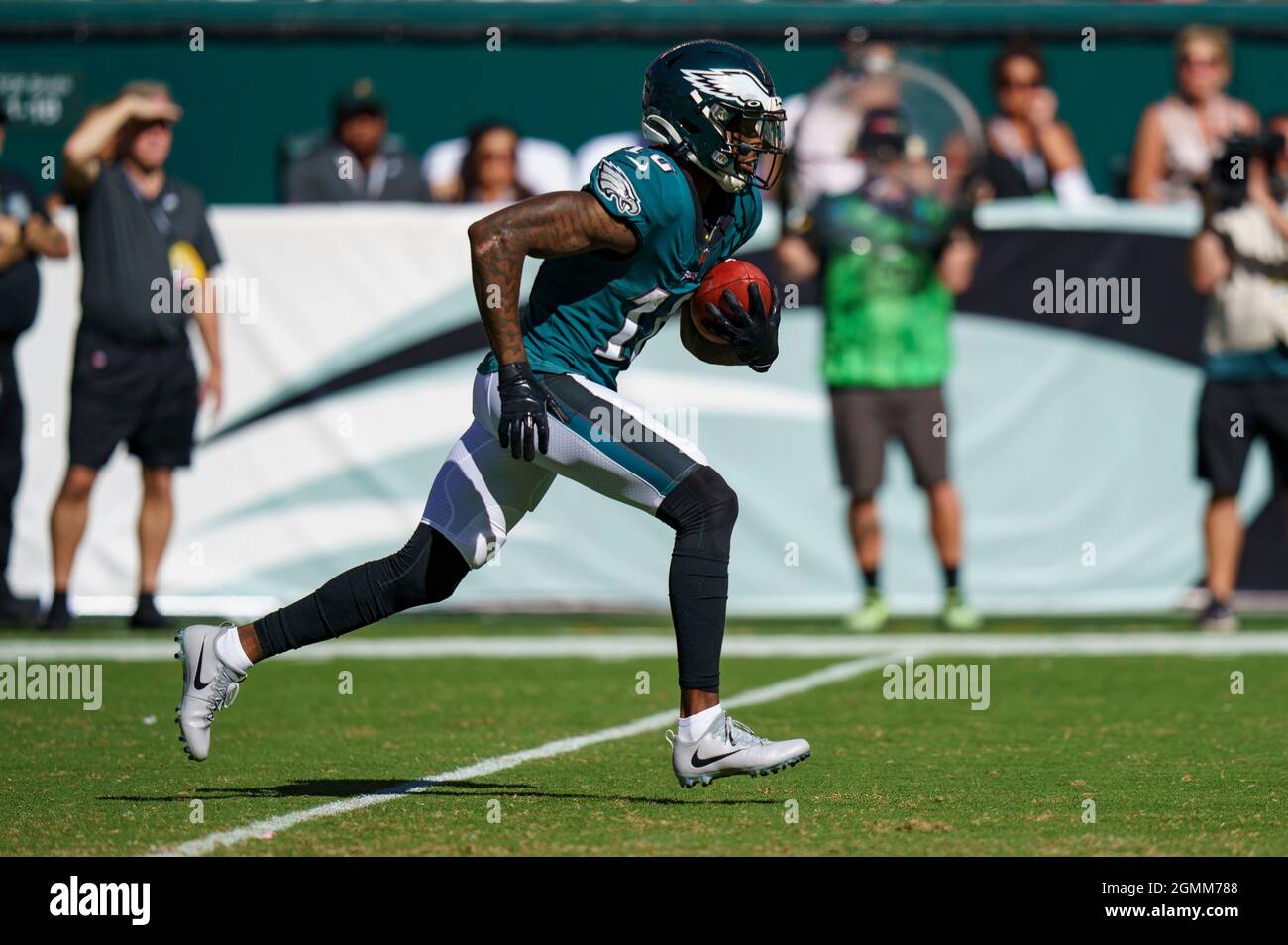 Quez watkins philadelphia eagles hi-res stock photography and images ...