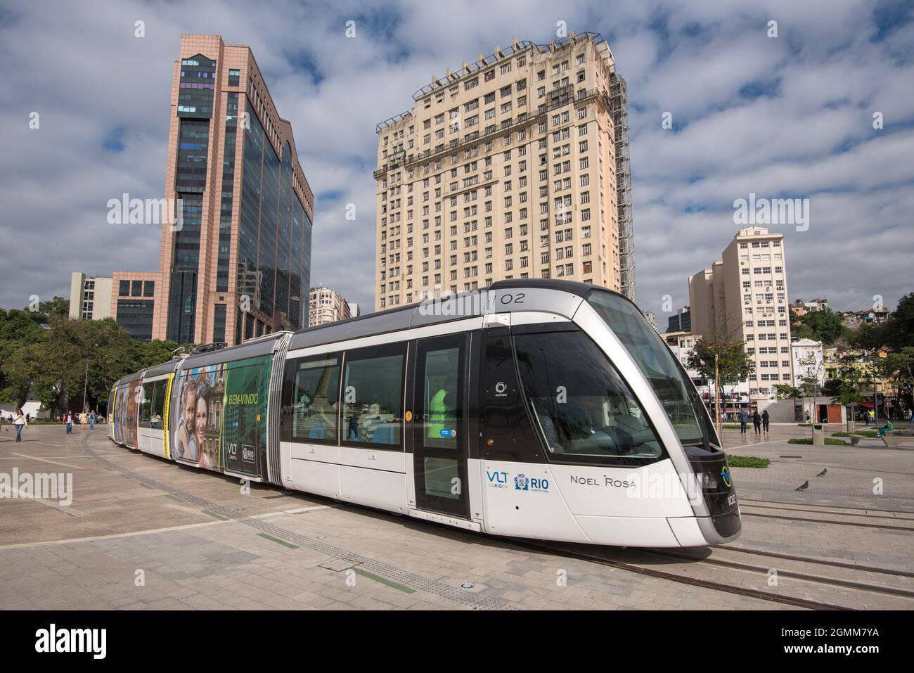 RIO DE JANEIRO, BRAZIL - JUNE 13, 2016: New city tram VLT passing Maua ...