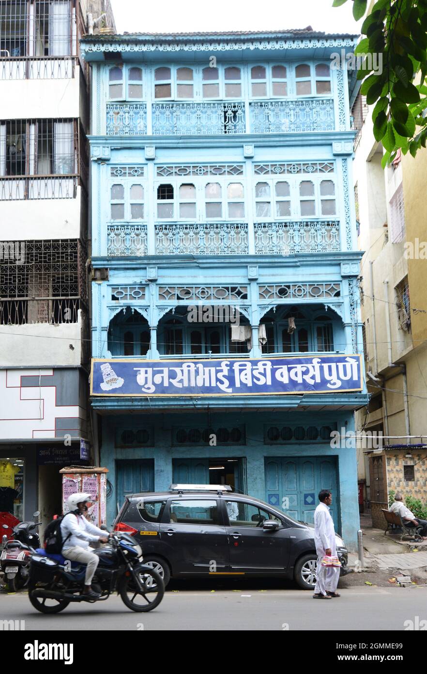 A beautiful old wooden building in Pune, India Stock Photo - Alamy