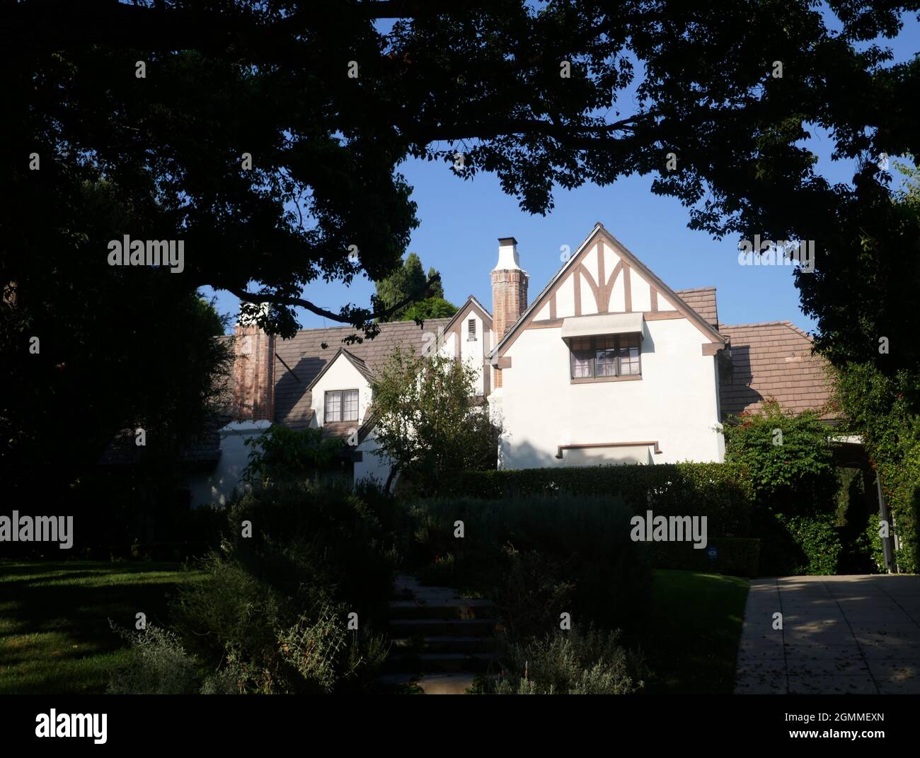 Alan bergman hi-res stock photography and images - Alamy