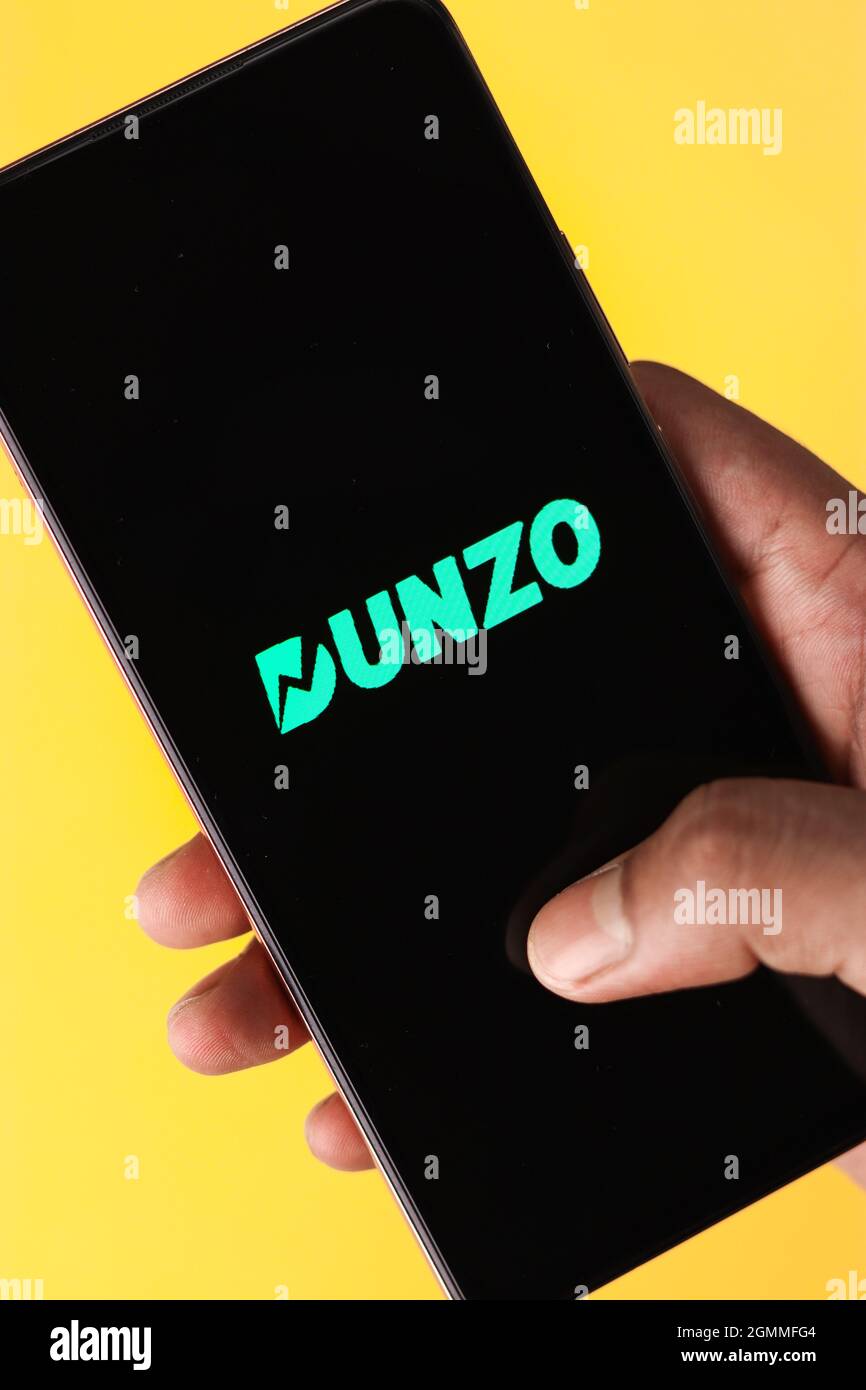 West Bangal, India - August 21, 2021 : Dunzo logo on phone screen stock ...