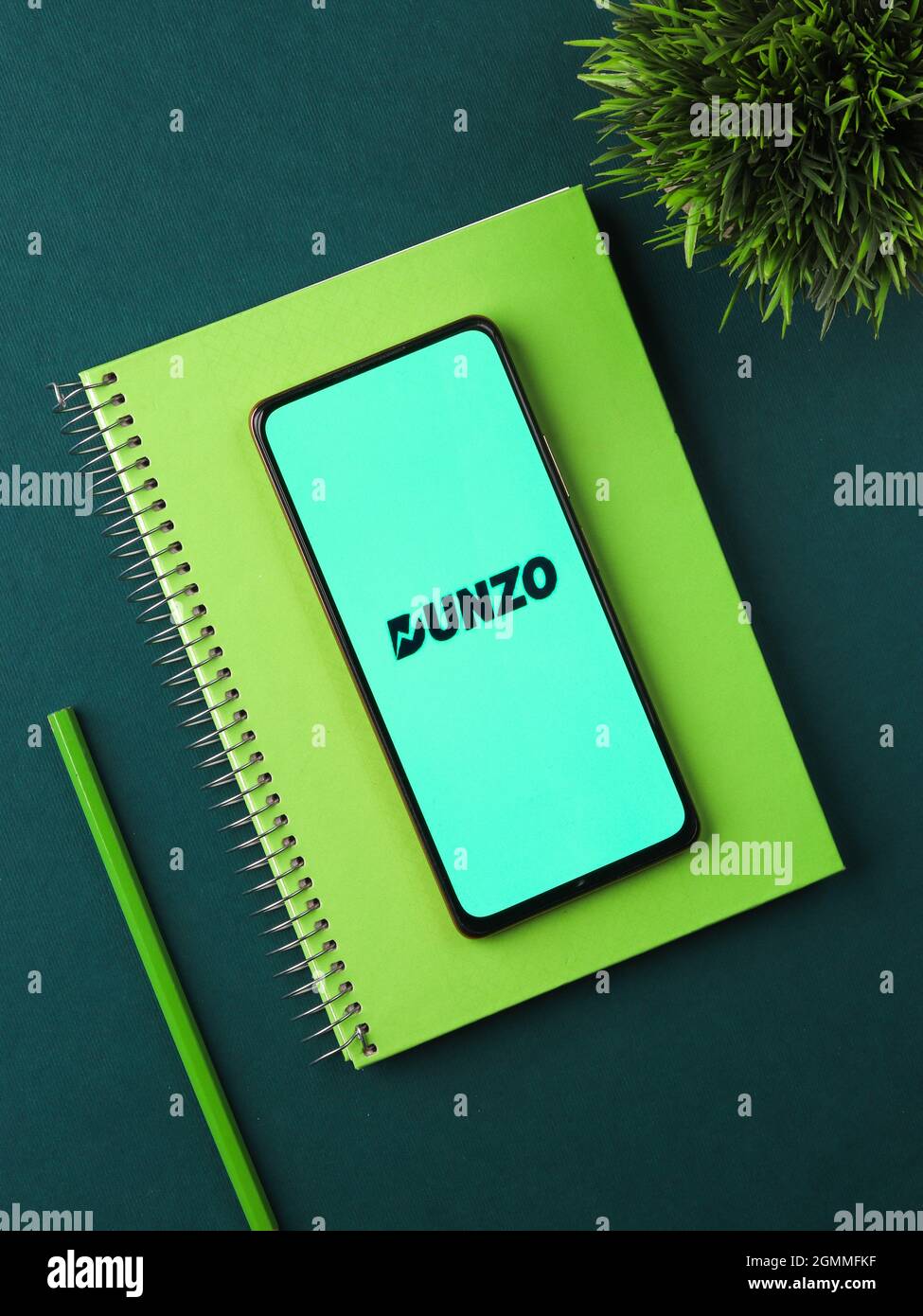 Dunzo logo hi-res stock photography and images - Alamy