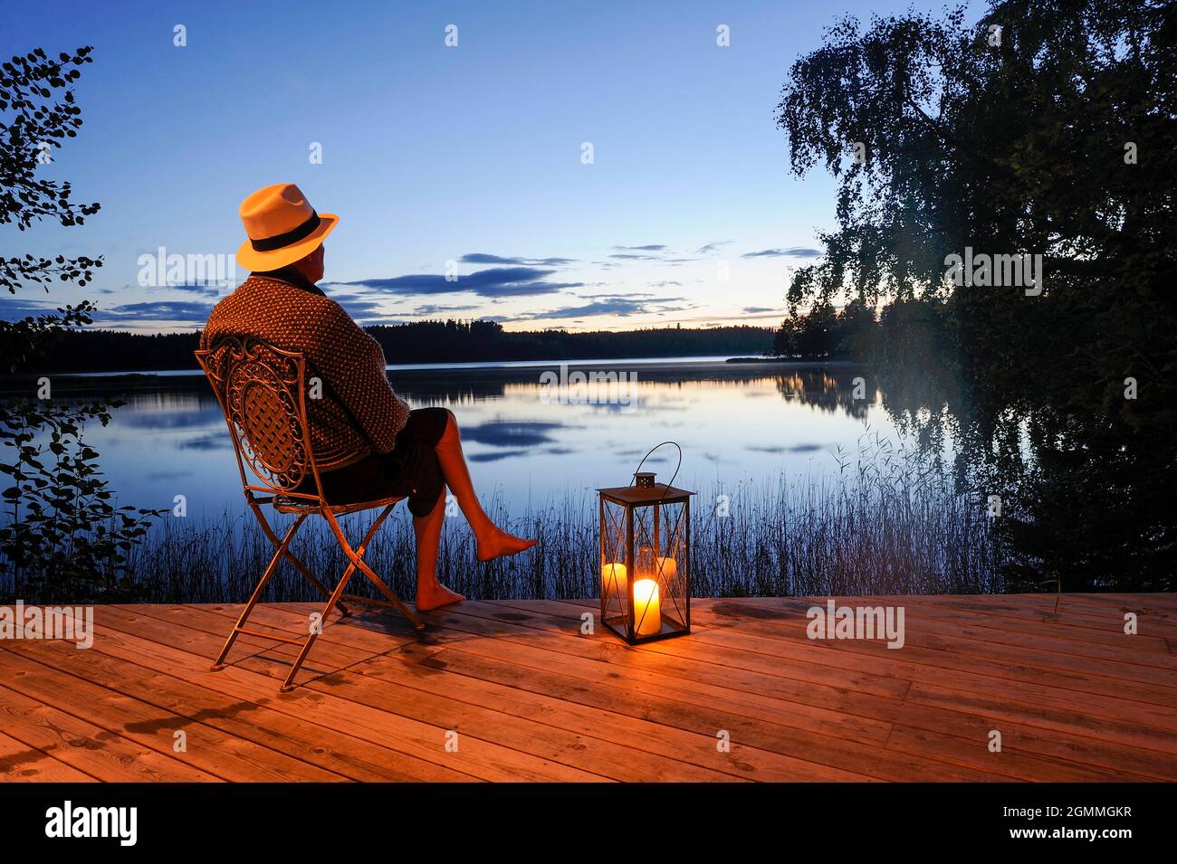 Man relax deck chair hi-res stock photography and images - Alamy