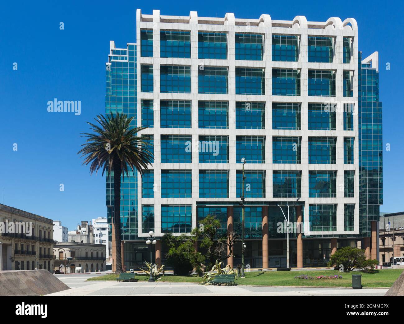 Plaza Independencia in Montevideo Stock Photo - Alamy