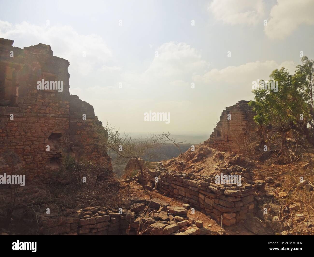 ruins of roha fort bhuj gujarat Stock Photo - Alamy