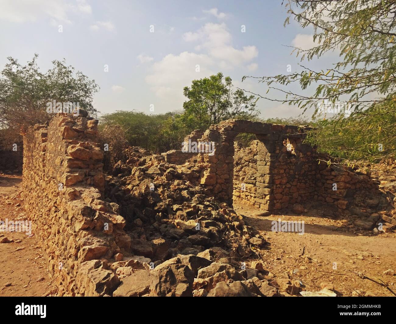 ruins of roha fort bhuj gujarat Stock Photo - Alamy