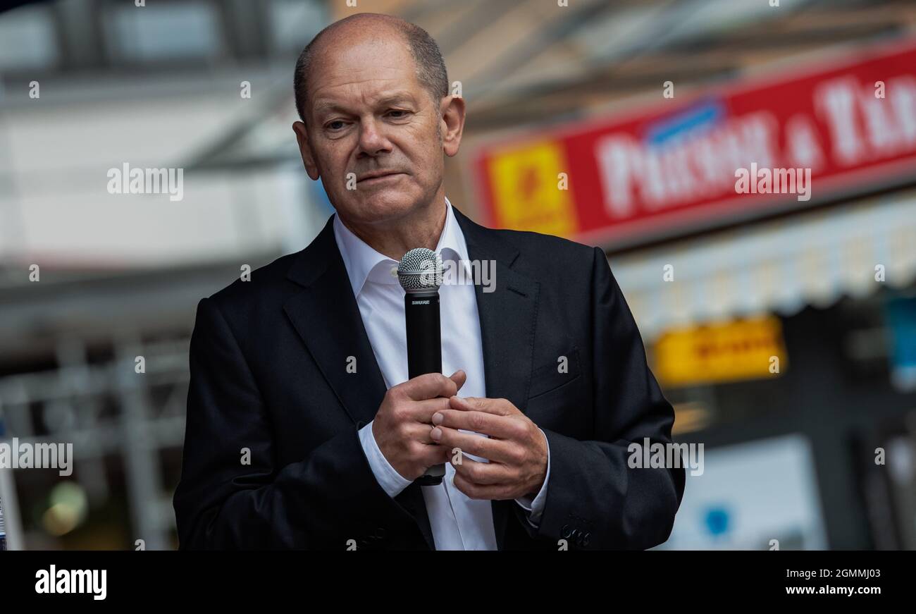 Kleinmachnow, Germany. 17th Sep, 2021. SPD candidate for chancellor ...