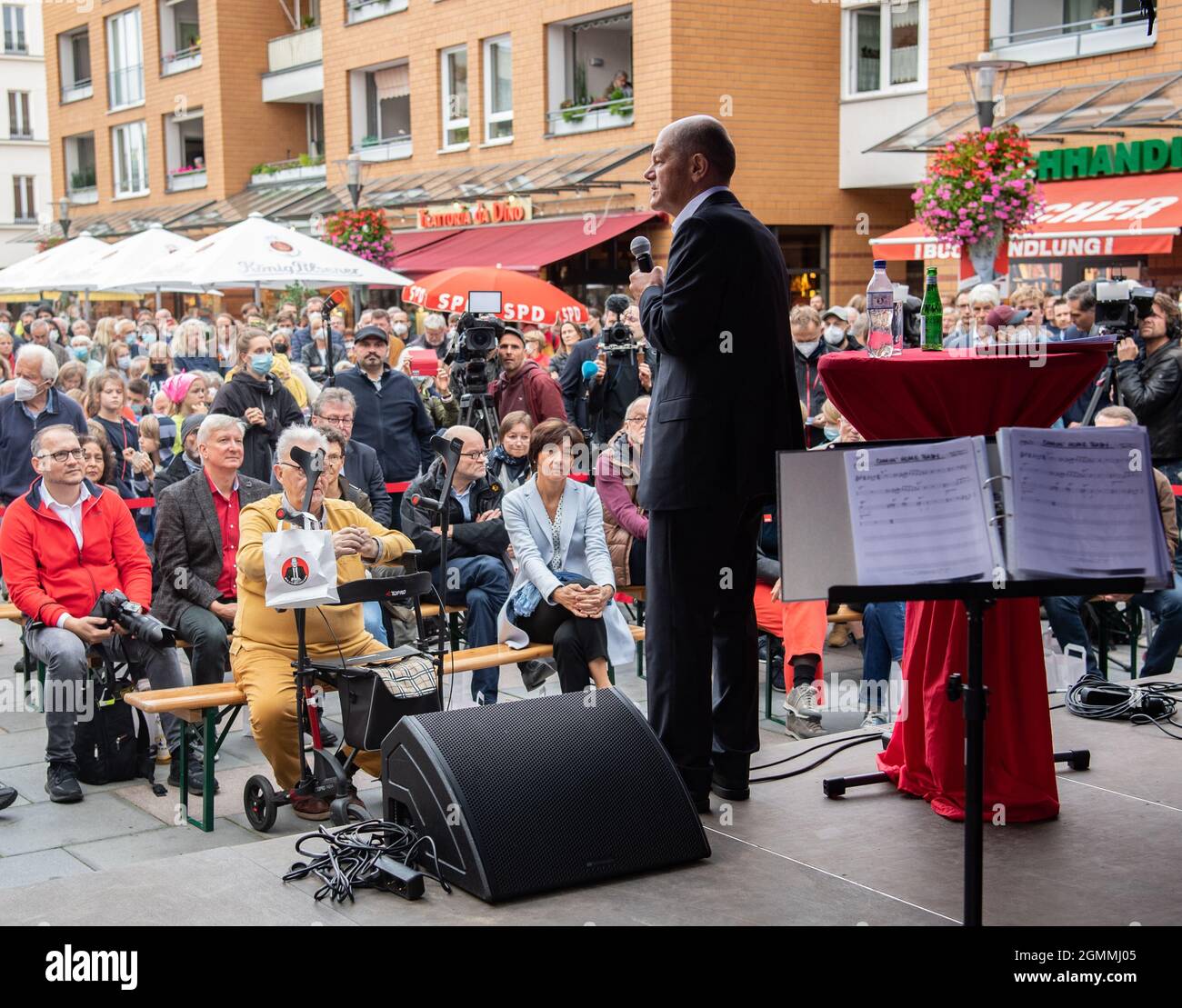 Kleinmachnow, Germany. 17th Sep, 2021. SPD candidate for chancellor ...