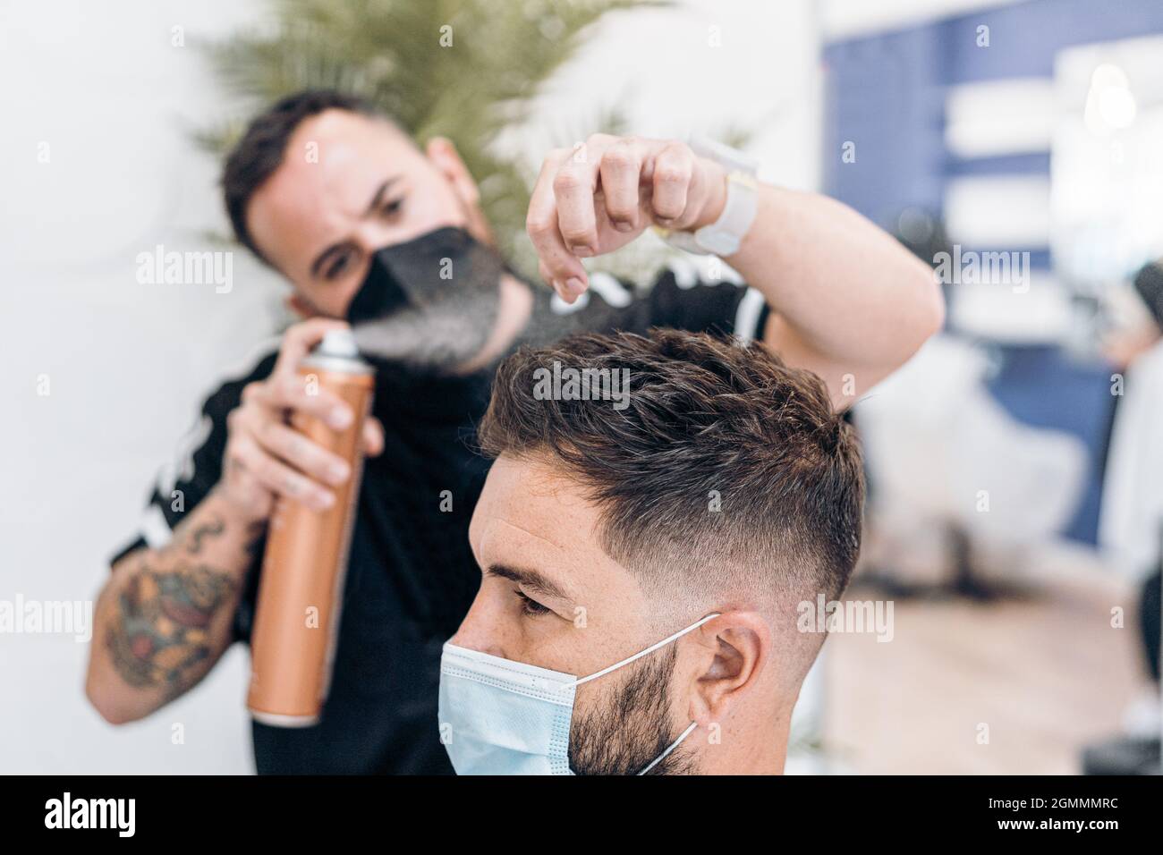 Fixing hairspray hi-res stock photography and images - Alamy