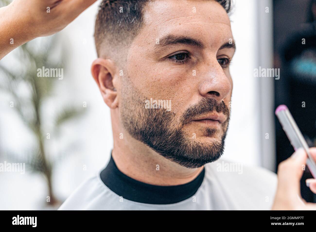 Relaxed expression hi-res stock photography and images - Alamy