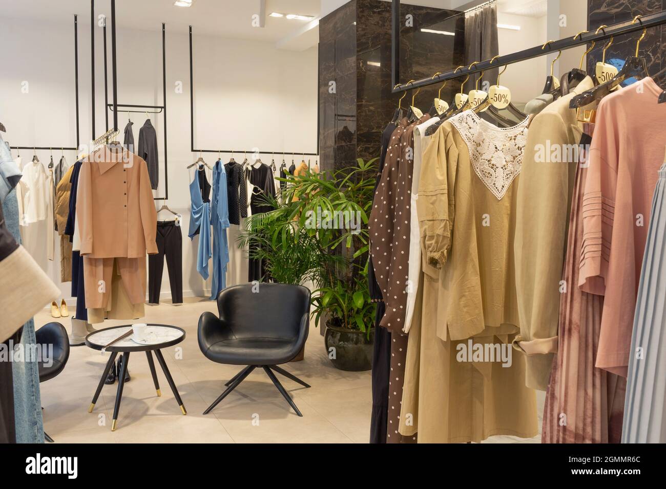 Racks of clothing store hi-res stock photography and images - Alamy
