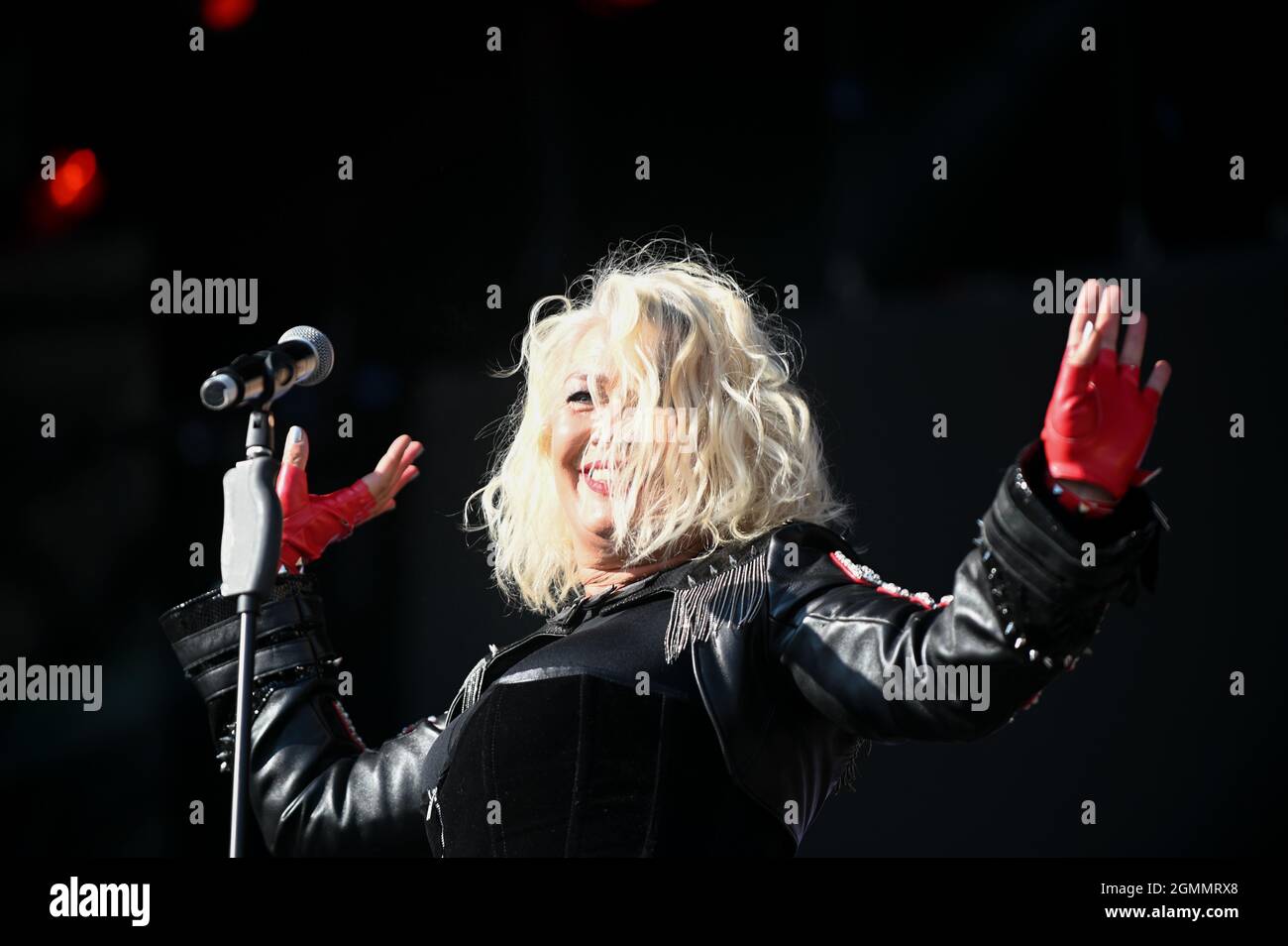Kim wilde singer 80s hi-res stock photography and images - Alamy