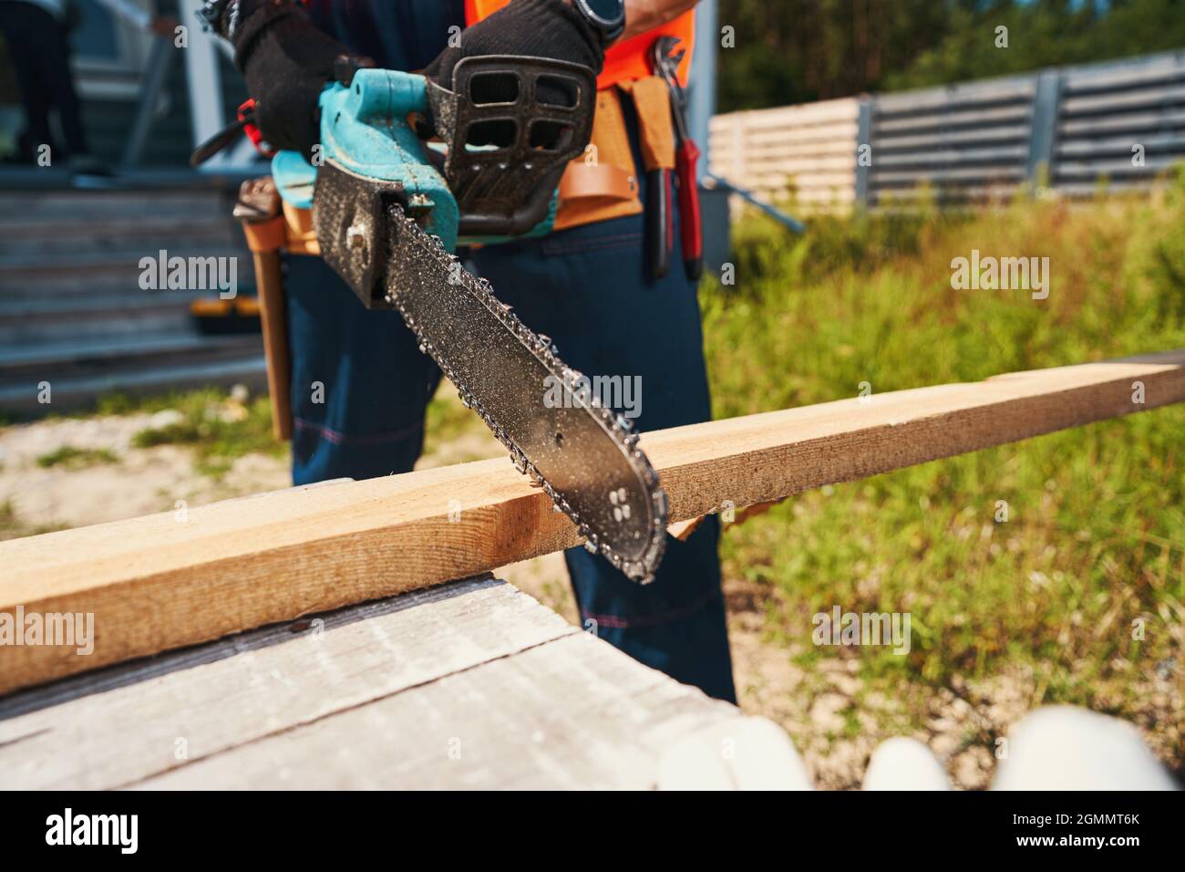 Person sawing hi-res stock photography and images - Alamy
