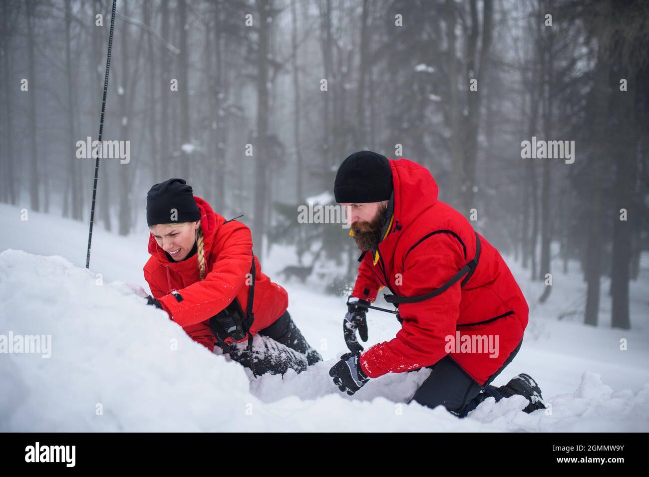 Woman rescue team hi-res stock photography and images - Alamy