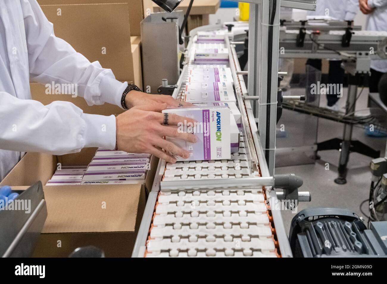 Unité de production hi-res stock photography and images - Alamy