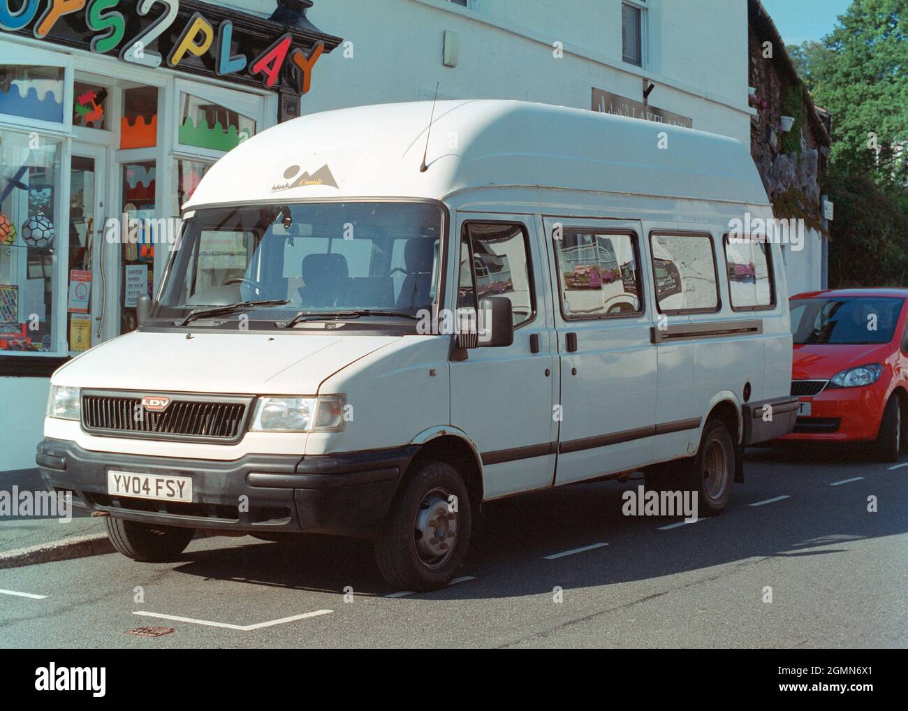 Uk minibus hi-res stock photography and images - Alamy