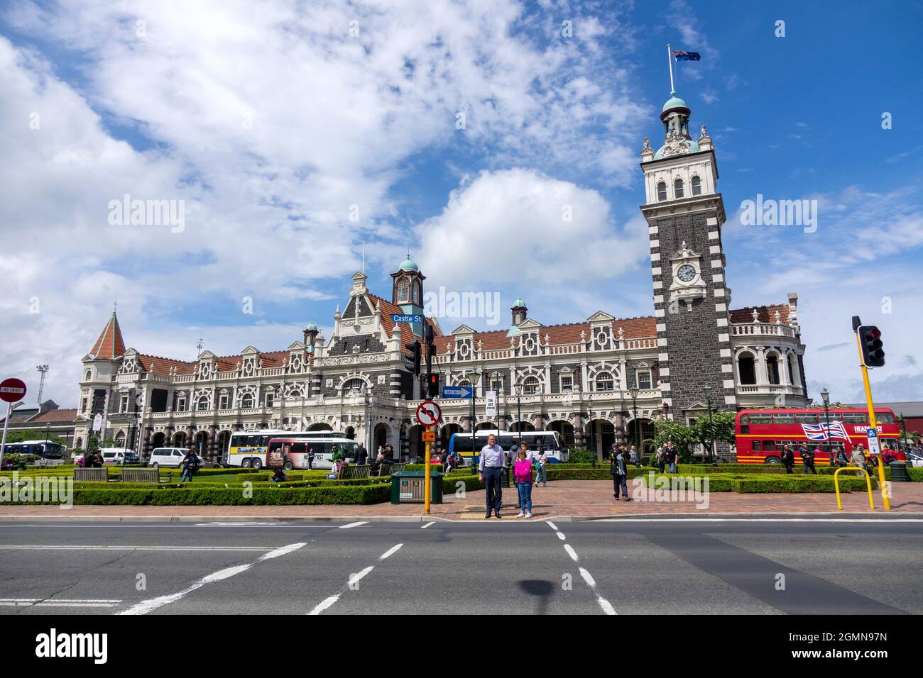 Dunedin station facade hi-res stock photography and images - Alamy