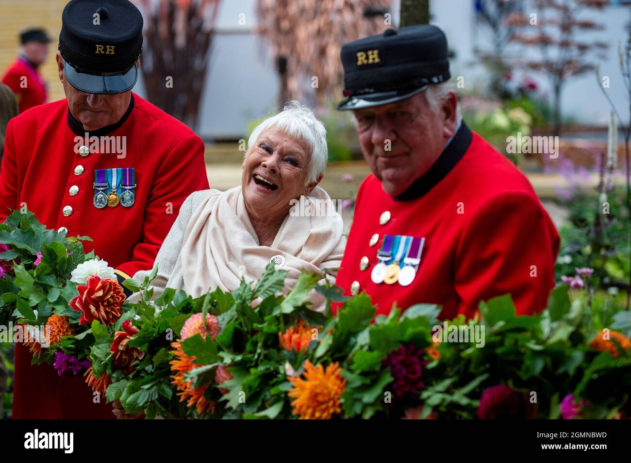 Queens green canopy garden hi-res stock photography and images - Alamy