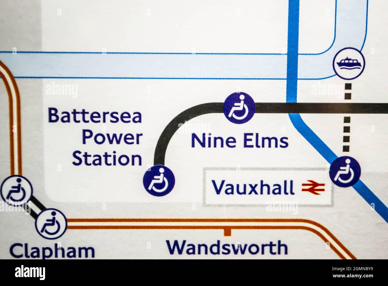 Updated tube map hi-res stock photography and images - Alamy