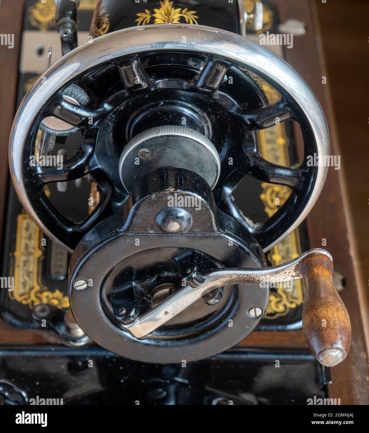 Singer antique sewing machine hi-res stock photography and images - Alamy